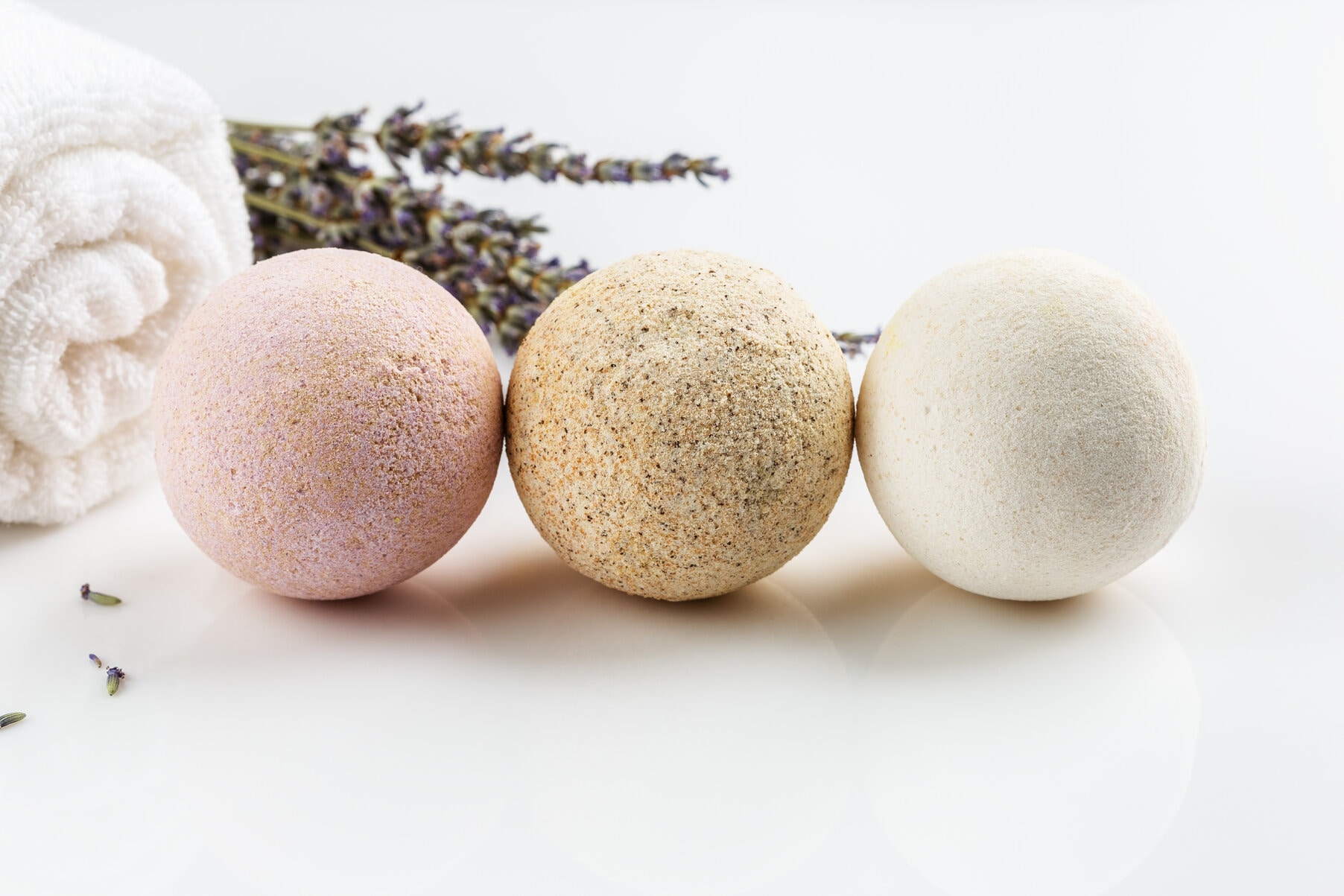 A Guide to Sustainable DIY Bath Bombs & Shower Steamers | The Eco Empress